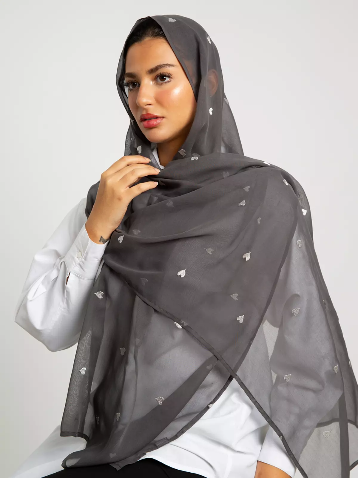 Latest Abayas, Clothing & Tarha Shop Stylish and Practical Tarha ...
