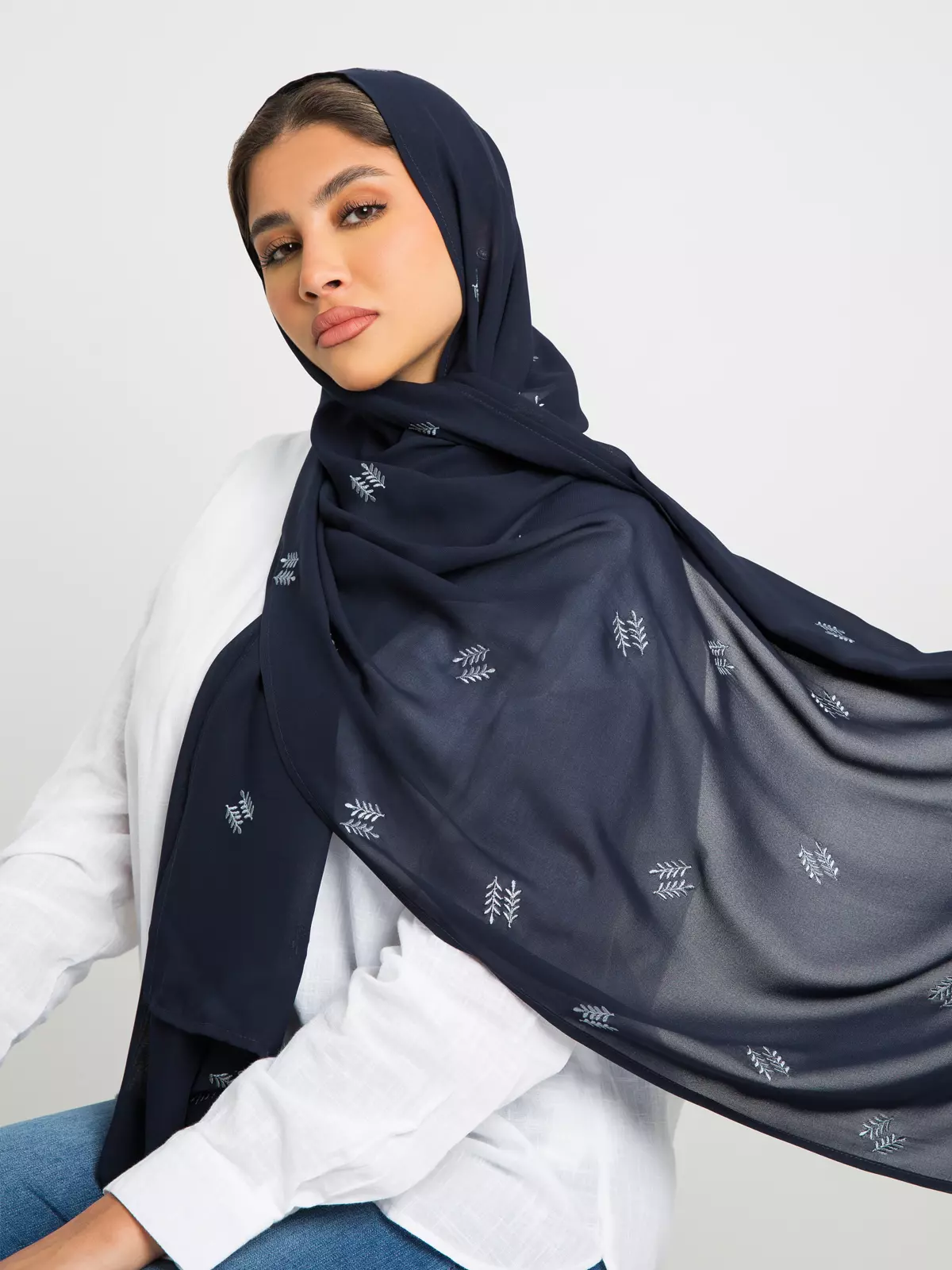 Kaafmeem: Latest Abayas, Clothing & Tarha Shop Stylish and Practical ...