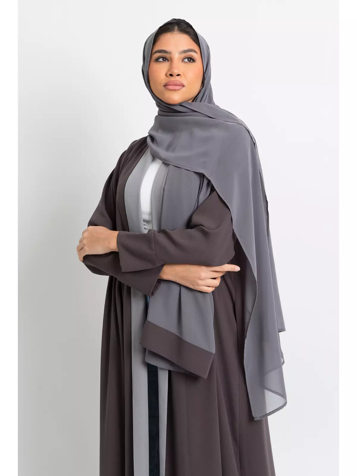 Latest Abayas, Clothing & Tarha Elevate Your Everyday Style with Daily ...