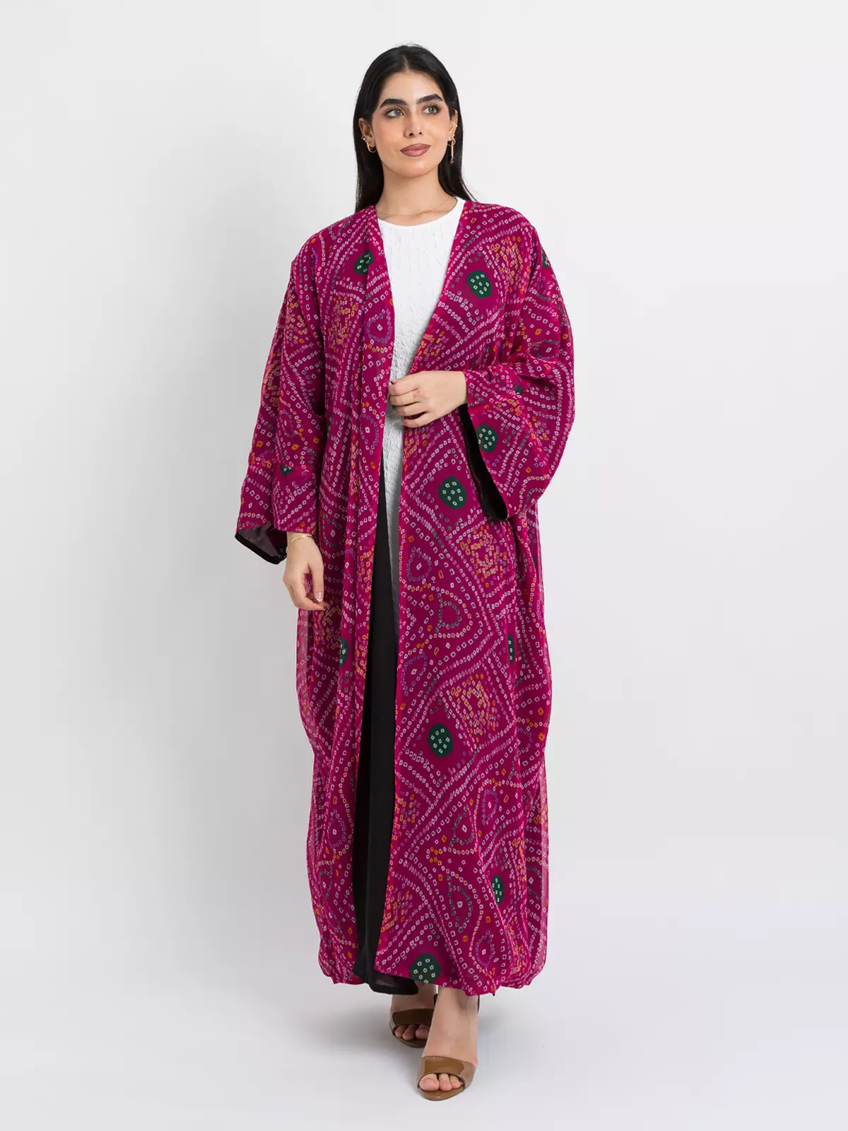 Latest Abayas, Clothing & Tarha Discover the Latest Abaya Styles for ...