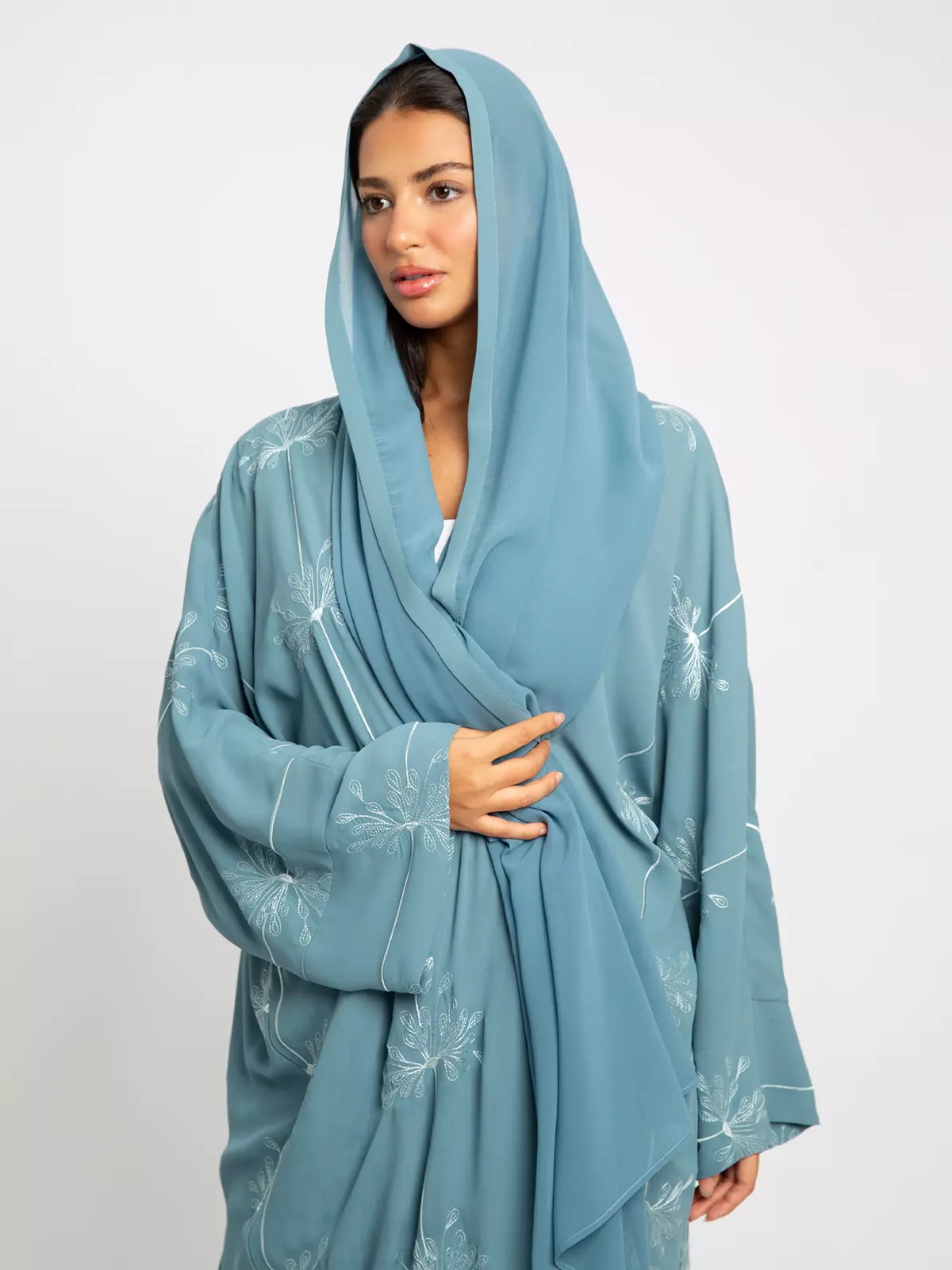 Latest Abayas, Clothing & Tarha Embroidered Abayas - Abaya