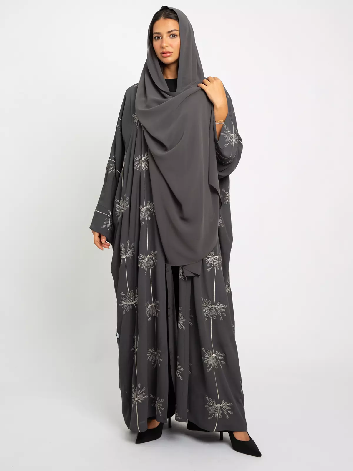 Latest Abayas, Clothing & Tarha Embroidered Abayas - Abaya