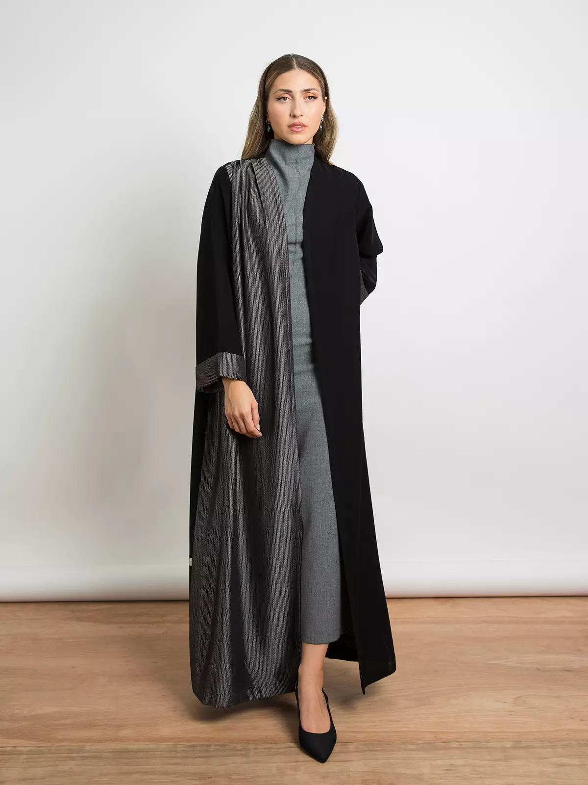 Kaafmeem: Latest Abayas, Clothing & Tarha Explore Stylish Black Abayas ...