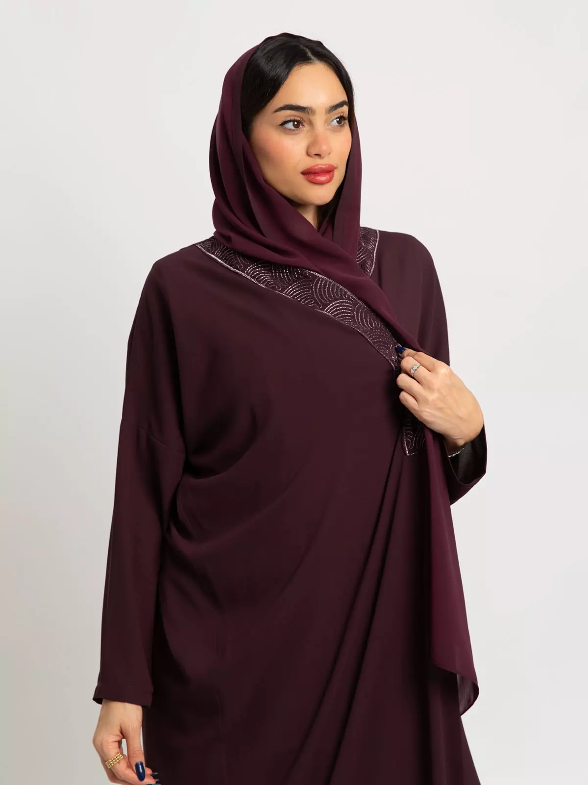 Latest Abayas, Clothing & Tarha Discover the Latest Abaya Styles for ...