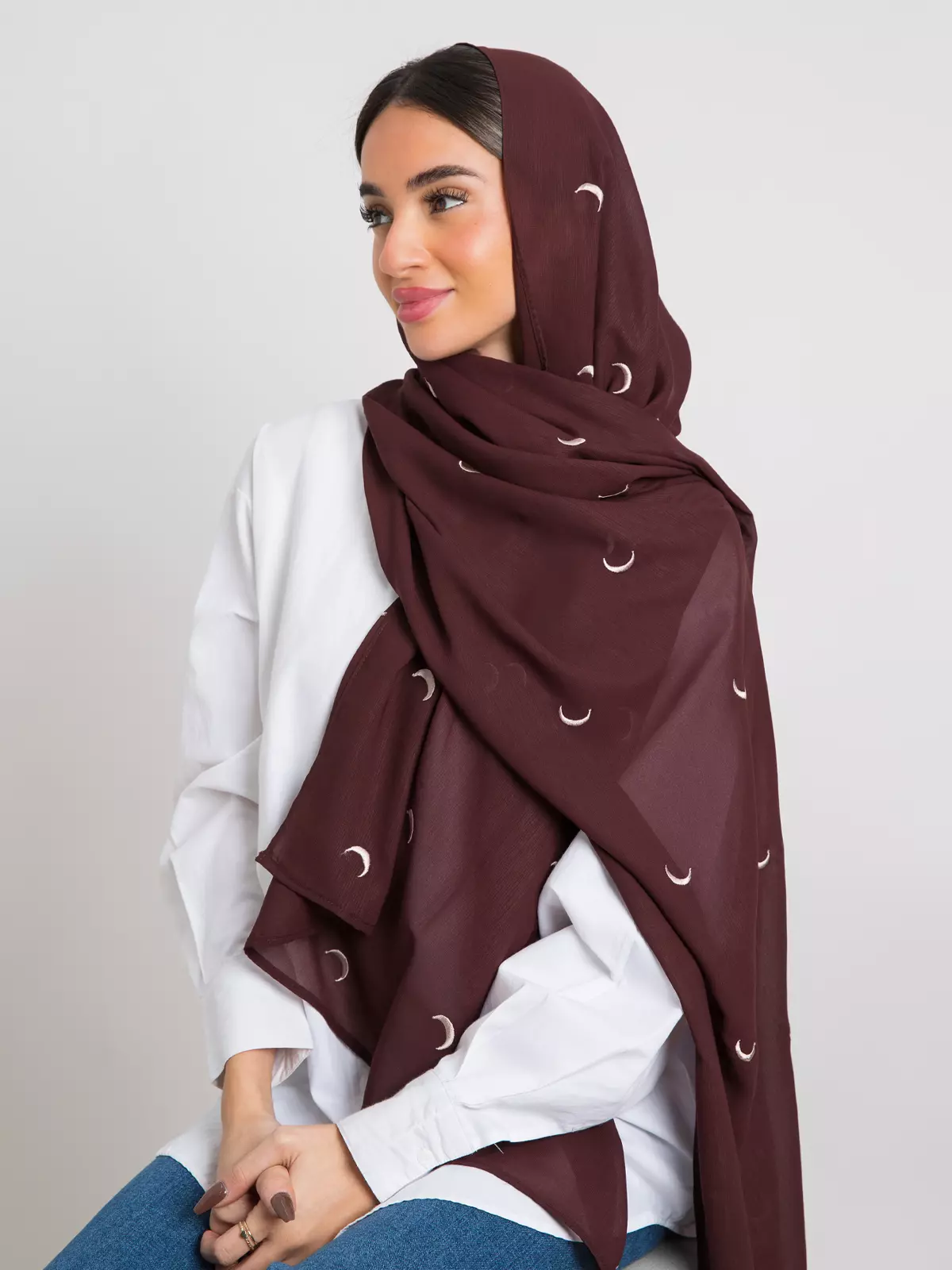 Latest Abayas, Clothing & Tarha Discover Beautiful Embroidery Tarha ...