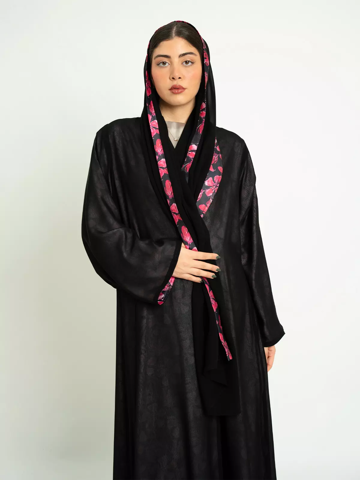 Latest Abayas, Clothing & Tarha Discover the Latest Abaya Styles for ...