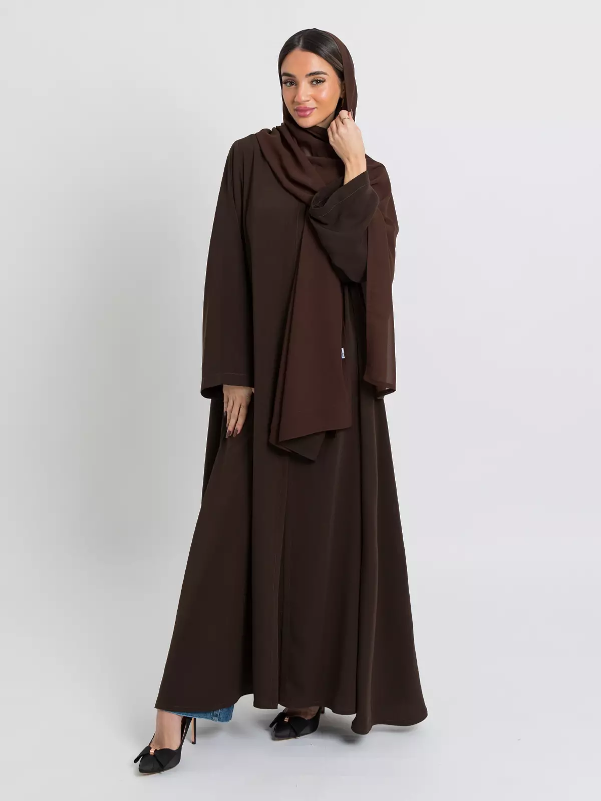 Latest Abayas, Clothing & Tarha Discover the Latest Abaya Styles for ...