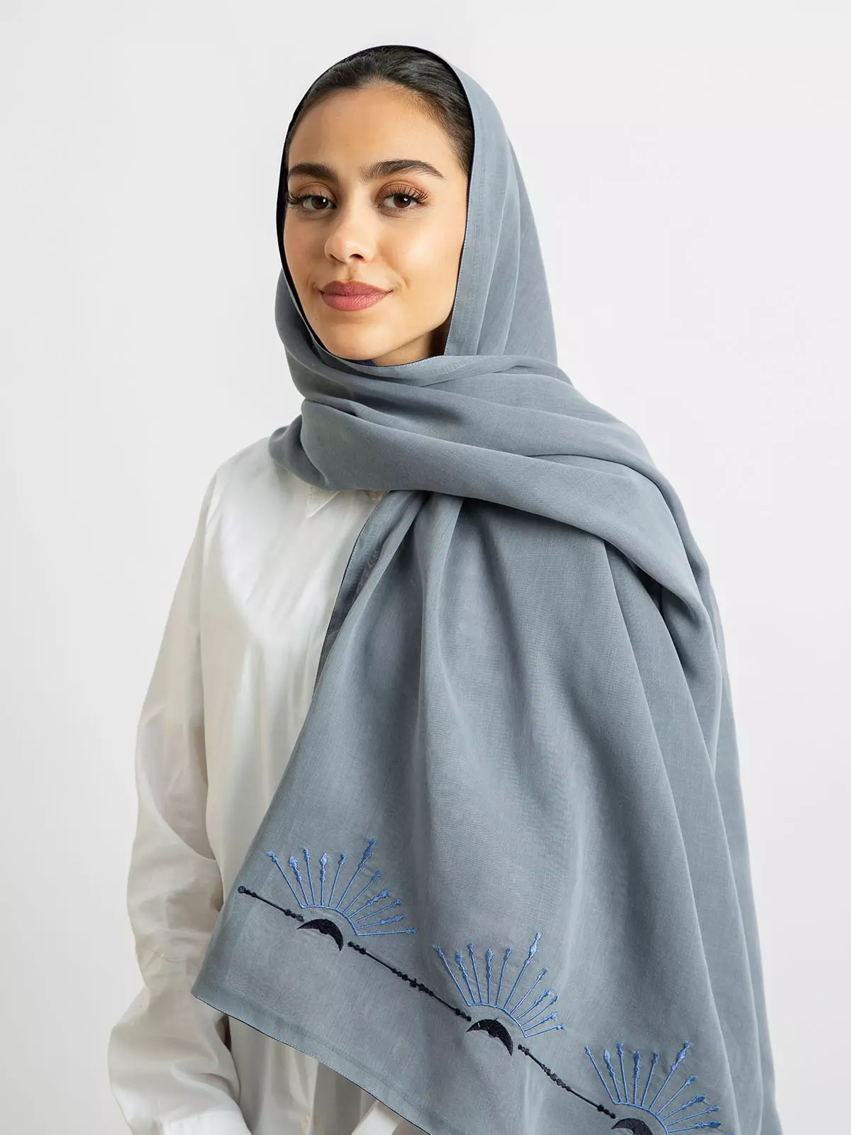 Discover Beautiful Embroidery Tarha | Fashionable and Practical