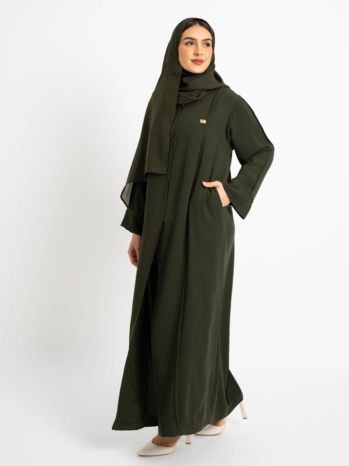 Latest Abayas, Clothing & Tarha Green closed abaya | Elegant plain long ...