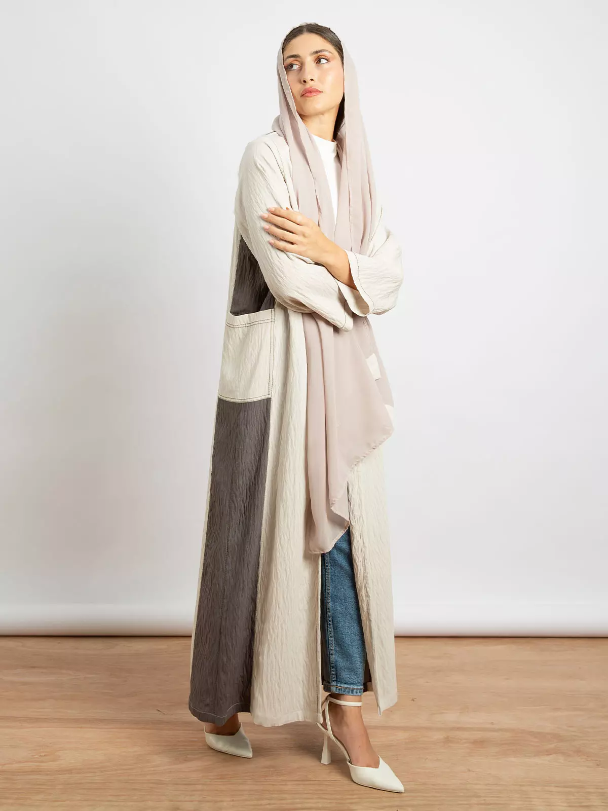 Latest Abayas, Clothing & Tarha Beige open abaya | Practical abaya