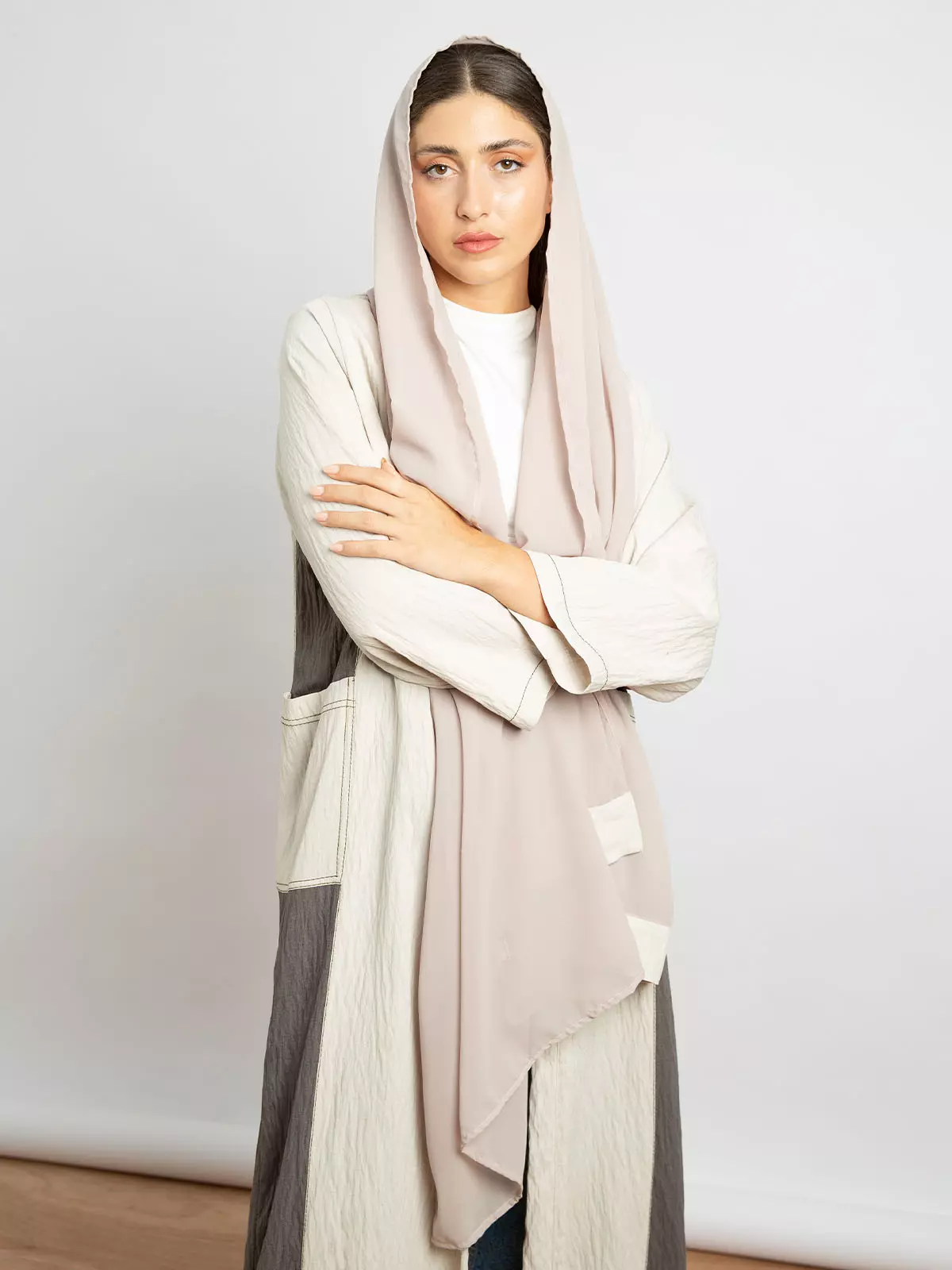 Latest Abayas, Clothing & Tarha Beige open abaya | Practical abaya